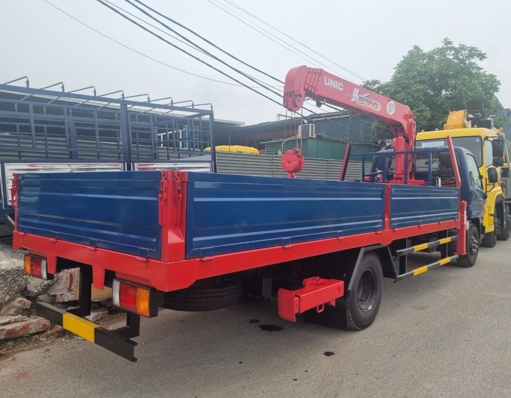 Xe tải Hyundai gắn cẩu 3 tấn 5 đốt - Chân chéo - CÔNG TY CP SẢN XUẤT XE ...
